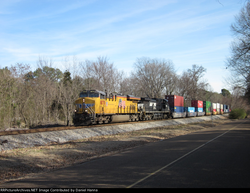 NS 23N is led by a UP ES44AC (UP calls it a C45ACCTE)